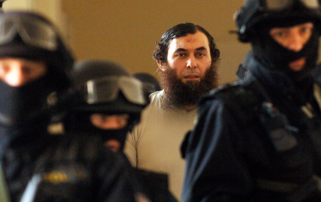 Terrorism Suspects Use Ties to Extremists to Escape Prison