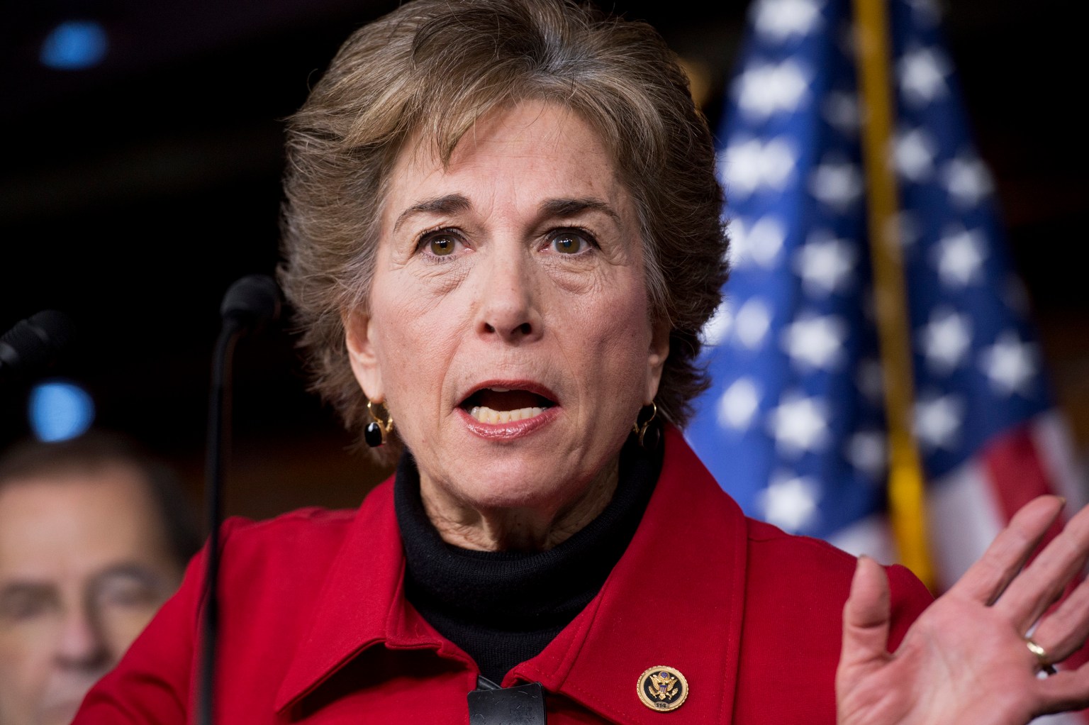 Schakowsky Calls for Investigation Into Erik Prince and Trump
