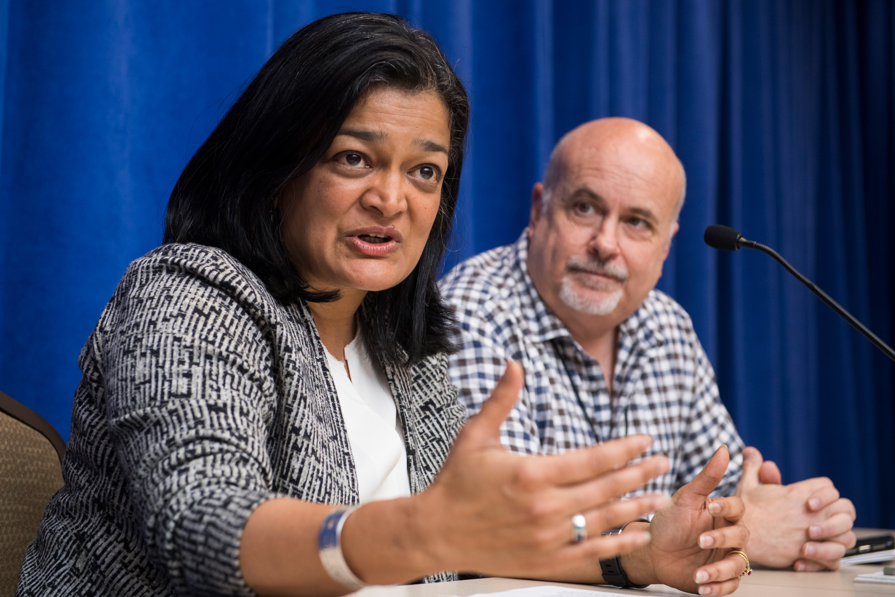 Panel Democrats Asked to Avoid Using Phrase “Medical for All”