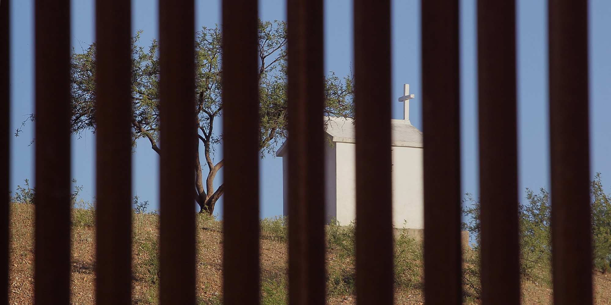 Border Patrol Leaves Migrants in Remote Town as Deaths Rise