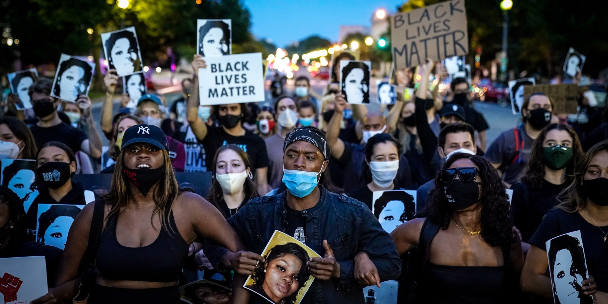 Most Cops Involved in High-Profile Killings Since 2014 Kept Their Licenses