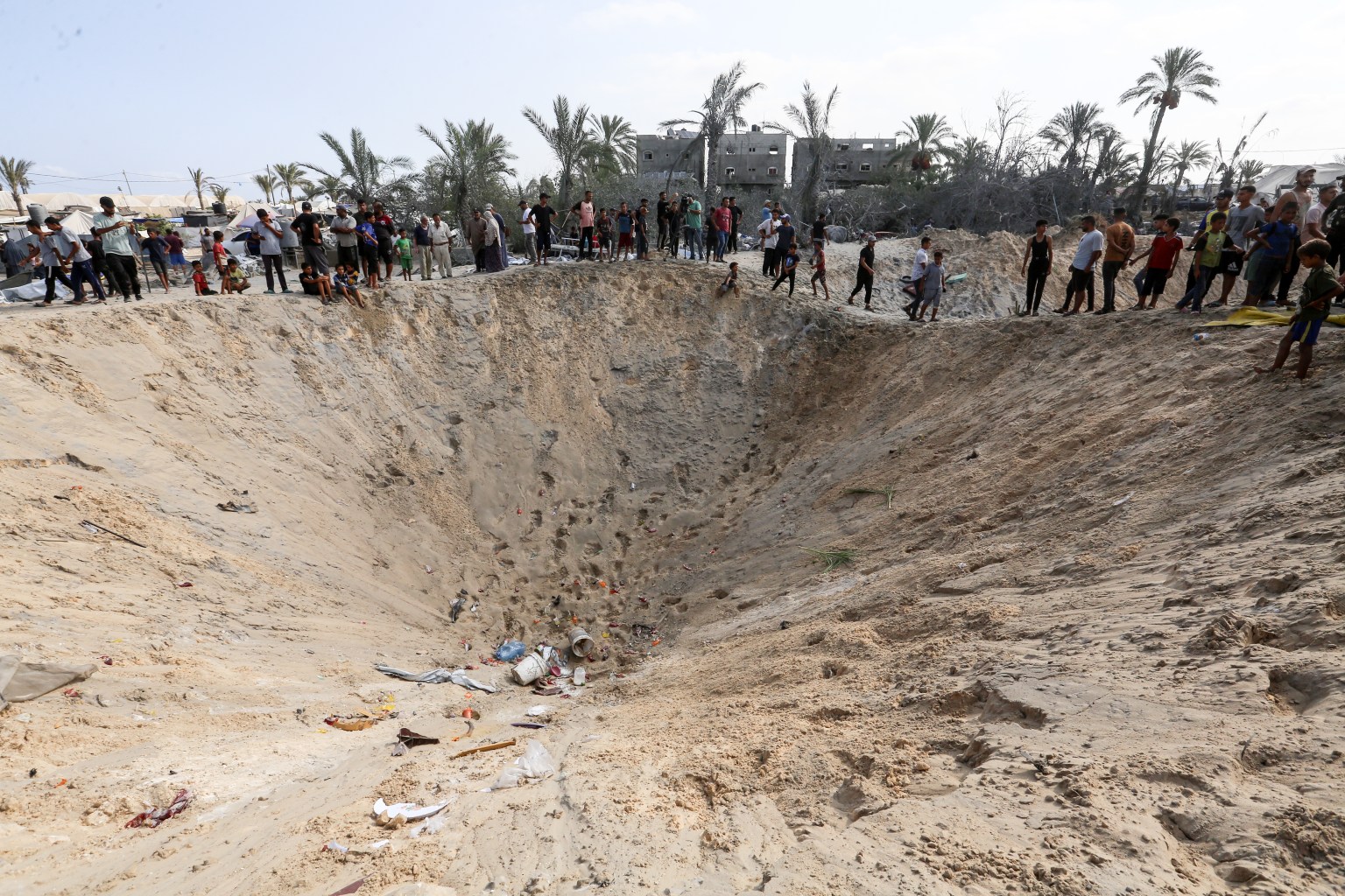 As Israel Bombed Gaza, Amazon Did Business With Its Bomb-Makers